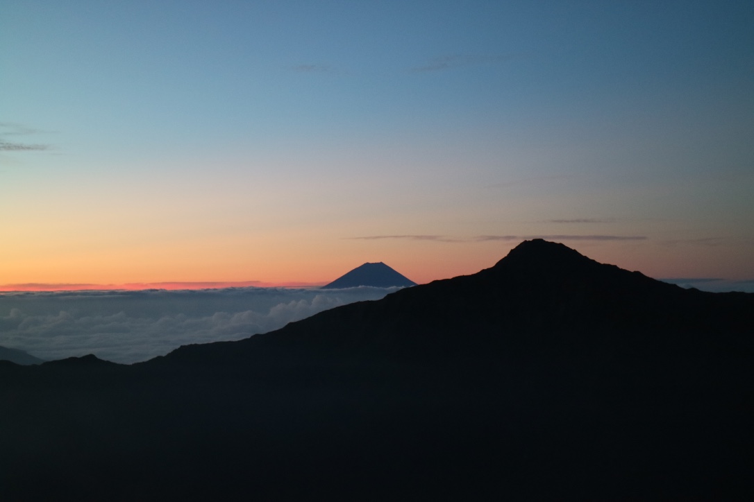 Discover new horizons – Meta-View – Jun-Spade